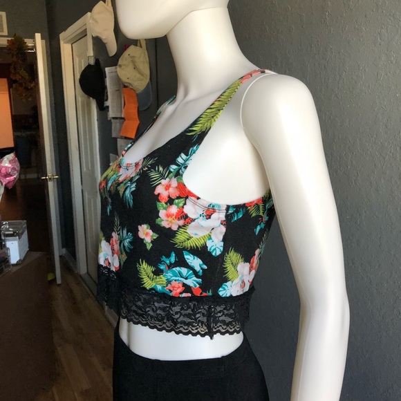 Mudd | Tops | Black Tropical Crop Top Size Extra Large Xl | Poshmark